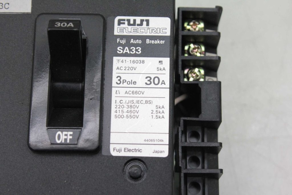 2 Fuji SA33 Electric Auto Circuit Breakers / 3 Pole / 30A / AC 660V ...
