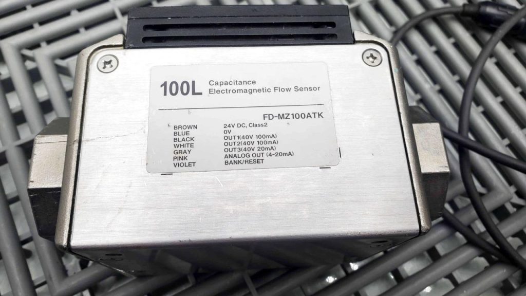Keyence FD-MZ100ATK Capacitance Electrode Electromagnetic Flow Sensor ...