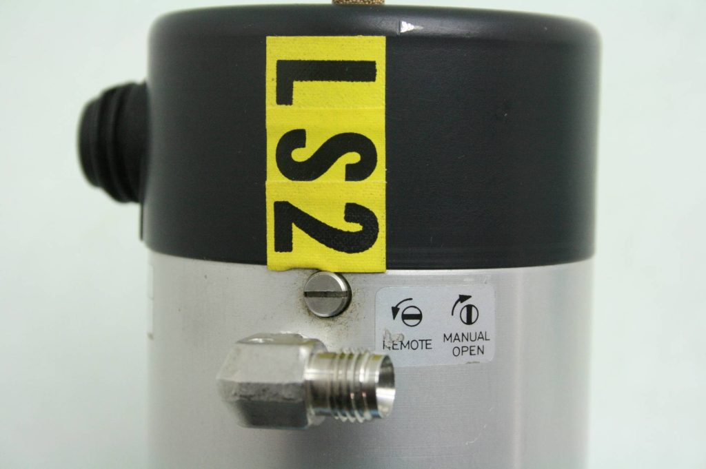 VAT DN40 / KF40 High Vacuum Pneumatic Bellows Actuator 110V Solenoid ...