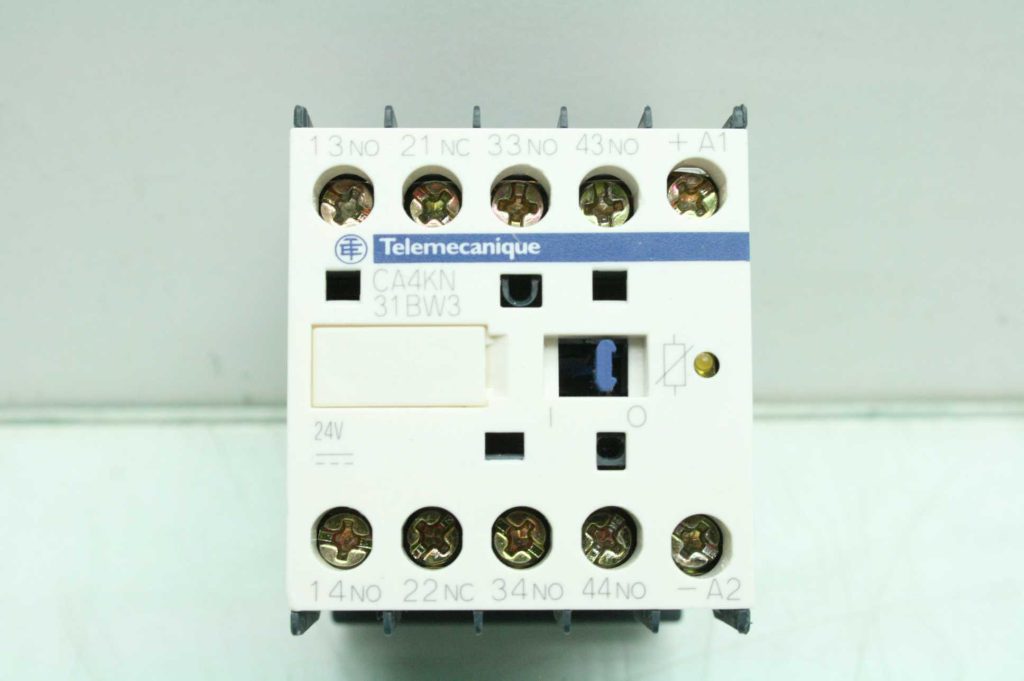 Telemecanique / Schneider CA4KN31BW3 / 4 Pole Control Relay / 24V DC ...
