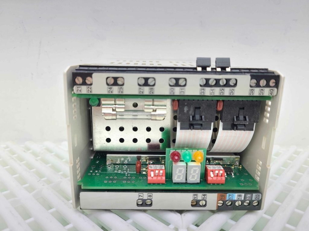 Banner Micro Screen USDINT-1L4 Light Curtain Controller *No Face plate ...