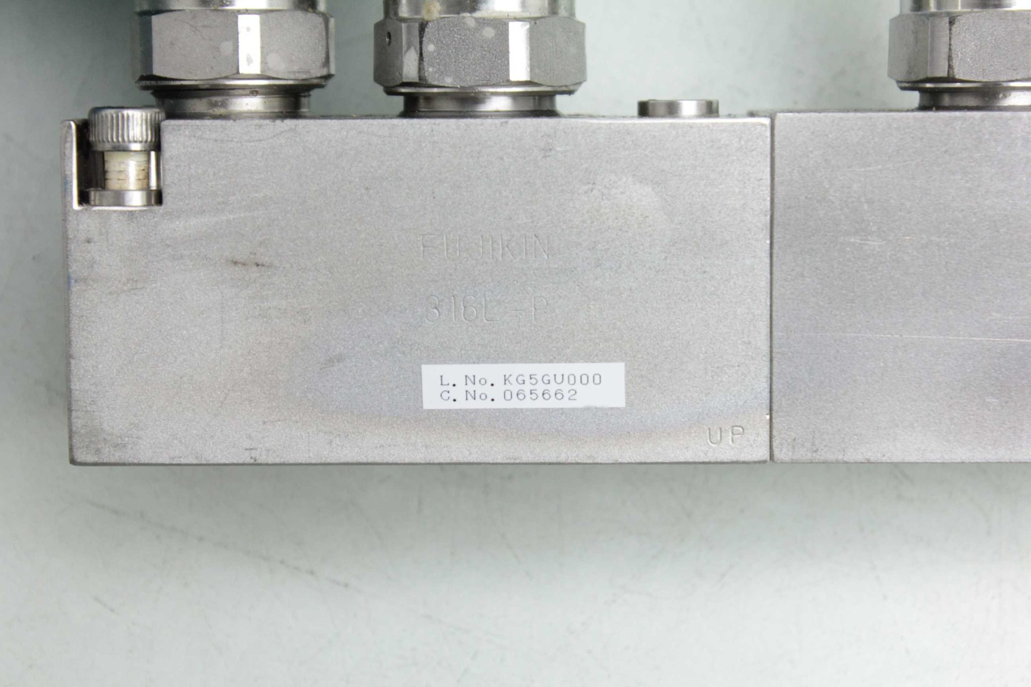 Fujikin FBSDAL-6.35UGF-3B4-DT Pneumatic IGS Valve Block 1MPa / 316 ...