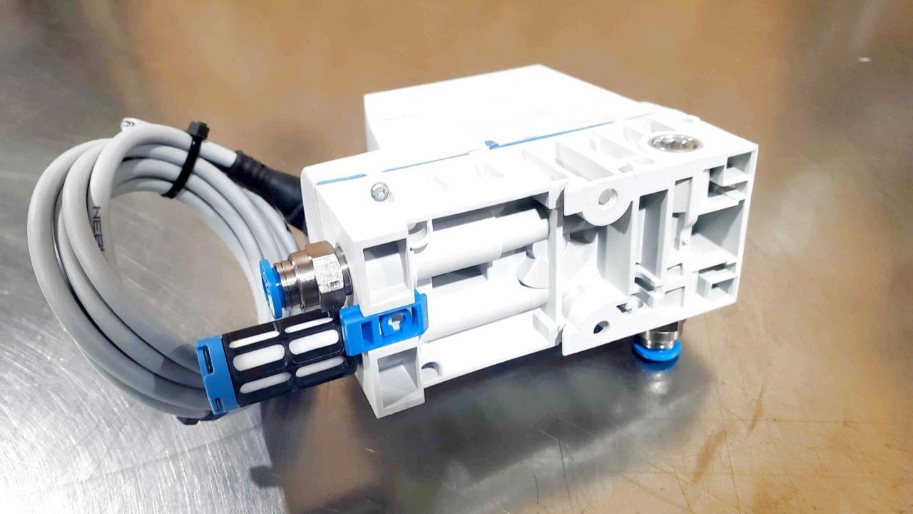 Festo 8104667 Proportional-Pressure Regulator VPPI-5L-3-G18-0L6H-A4-S1D ...
