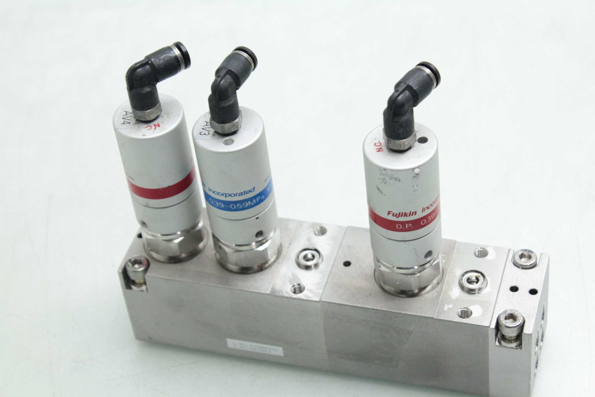 Fujikin FBSDAL-6.35UGF-3B4-DTS Pneumatic IGS Valve Block 1MPa / 316 ...
