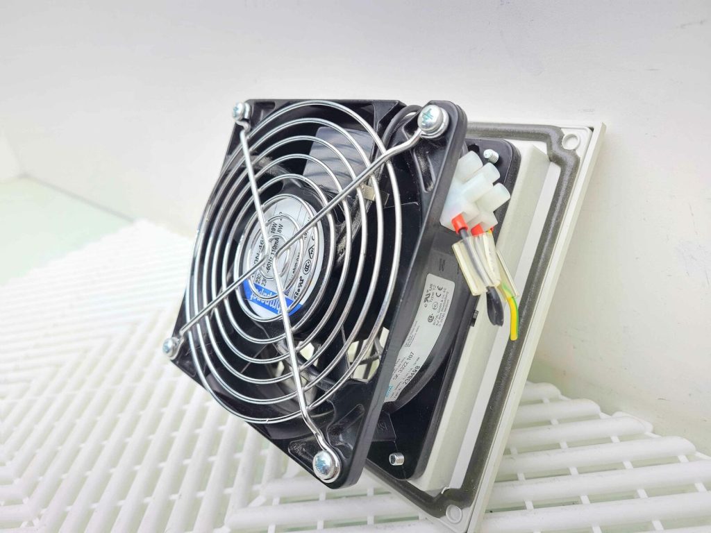 Rittal SK3322.107 Enclosure Fan Filter Assembly 230V AC - Used - Motion ...