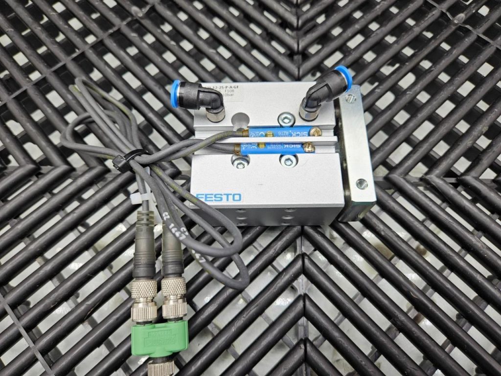 Festo DFM-12-25-P-A-GF Pneumatic Cylinder 25mm Stroke Double Acting ...