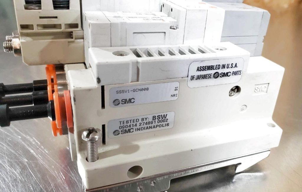 SMC SS5V1 Solenoid Valve Assembly w/ (4x) SV1100-5FU Solenoid Valves ...