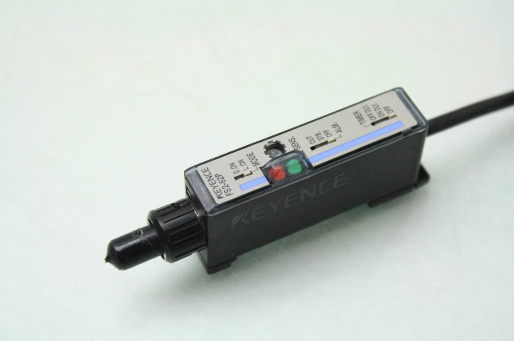 Keyence FS2-62P Fiber Optic Sensor Amplifier - Used - Motion Constrained Surplus