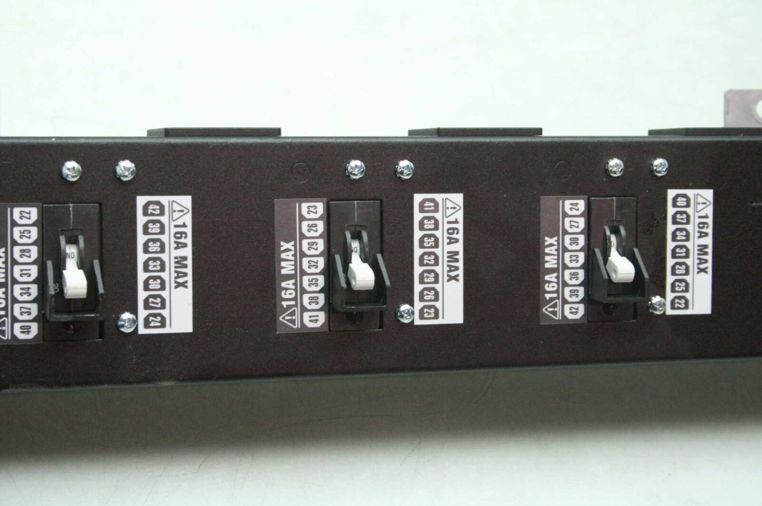 TeraData PDU Nema IEC60320-C19 Rack 16A Power Strip 200-240V Walther ...