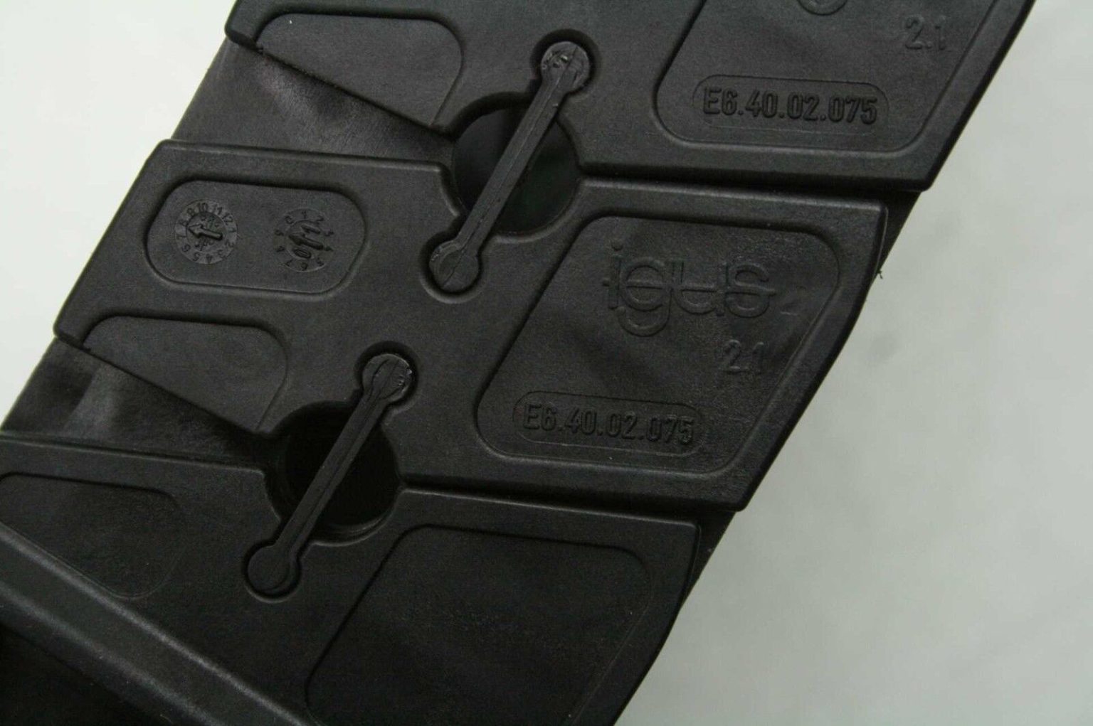 Igus E6-40-01-075 Energy Chain Cable Wireway Carrier Chain 38" Long E6 ...